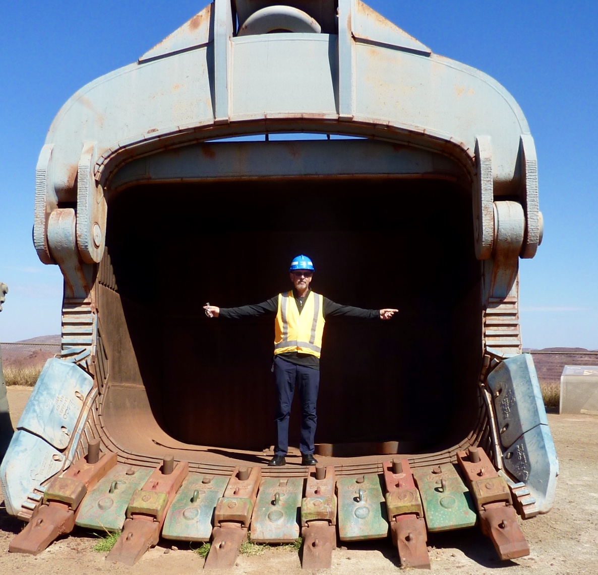 Mt Whaleback, largest open-cut iron ore mine in the world – Life of ...